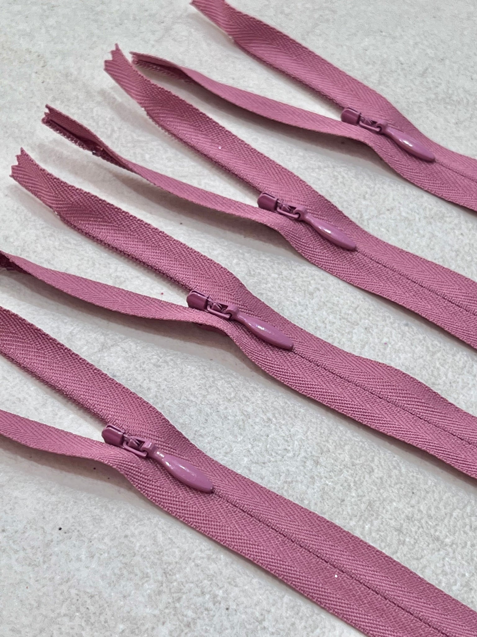 Cierres Invisibles YKK – Sanditex