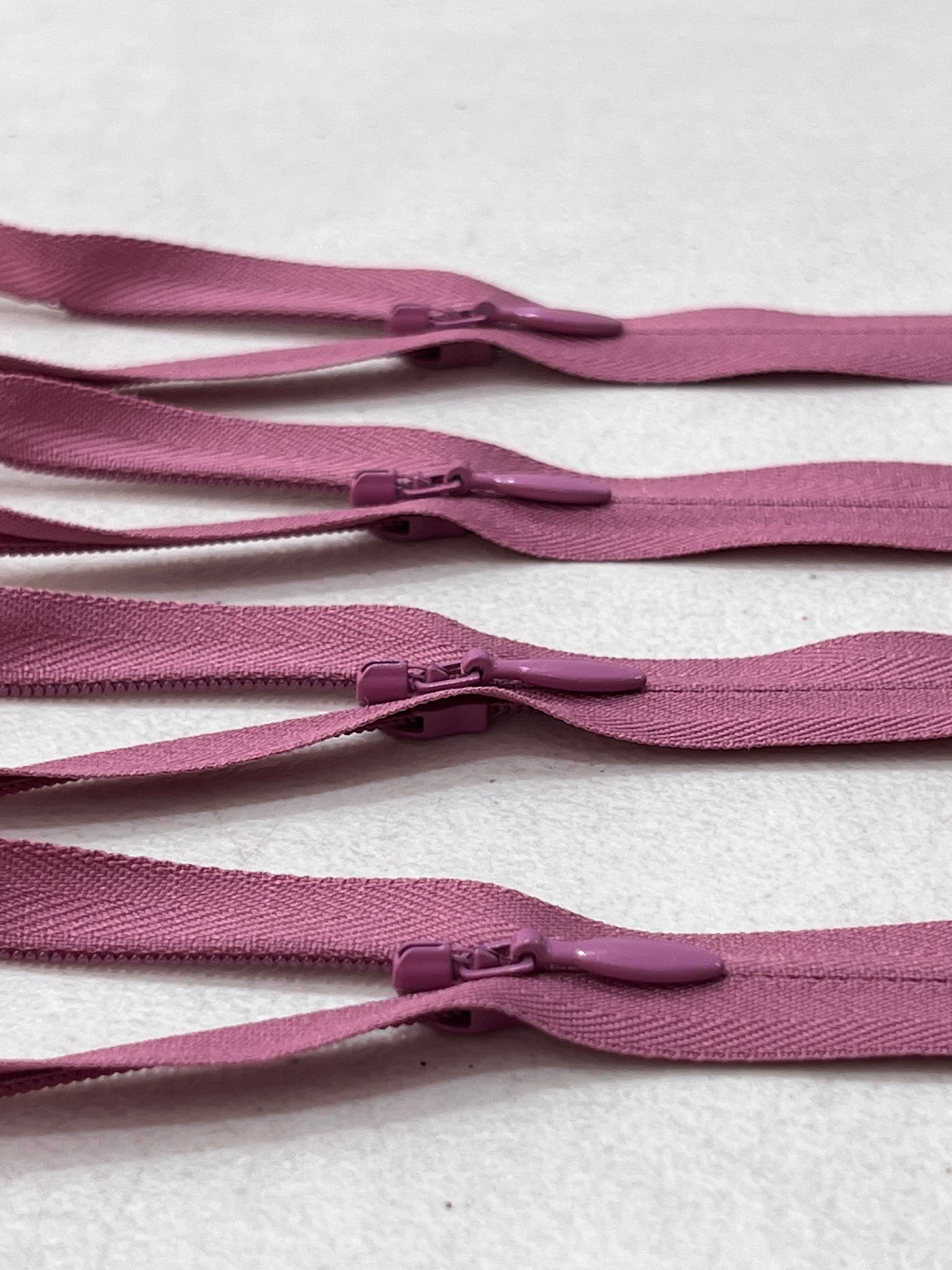 Cierres Invisibles YKK – Sanditex