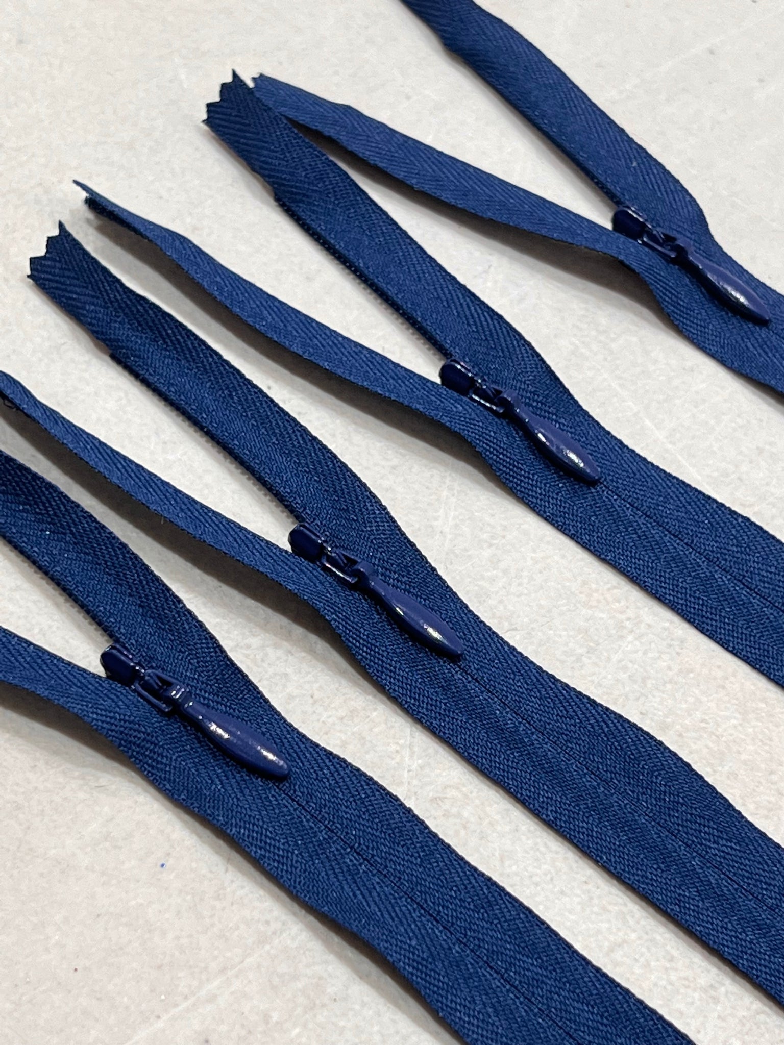 Cierres Invisibles YKK – Sanditex