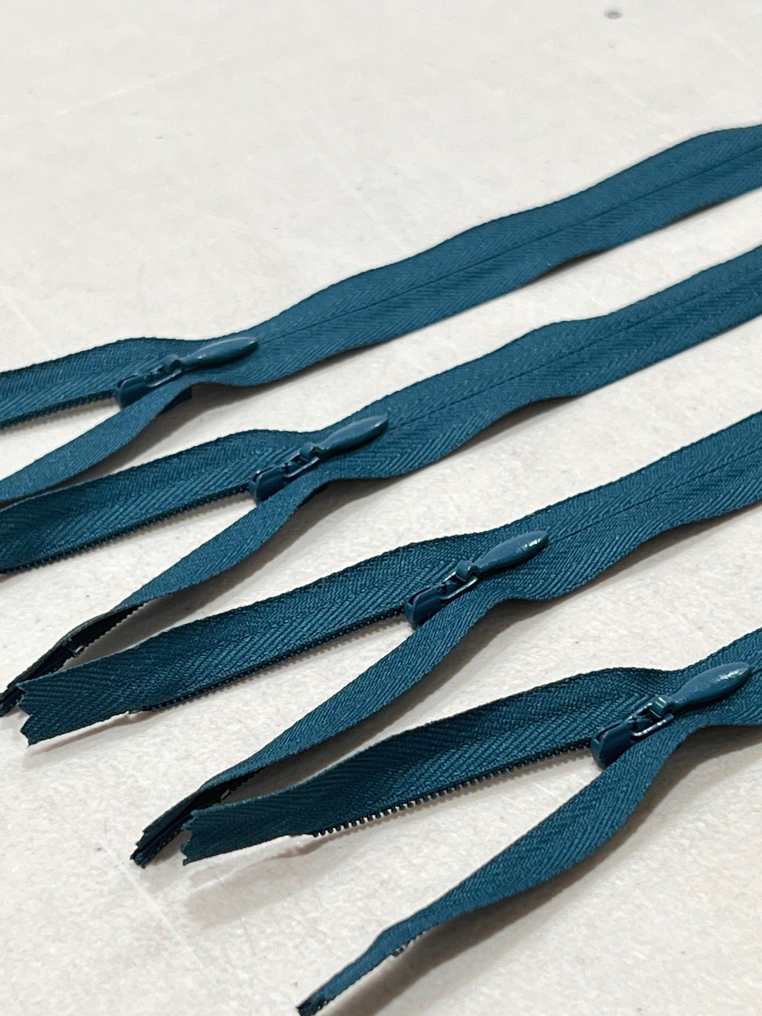 Cierres Invisibles YKK – Sanditex