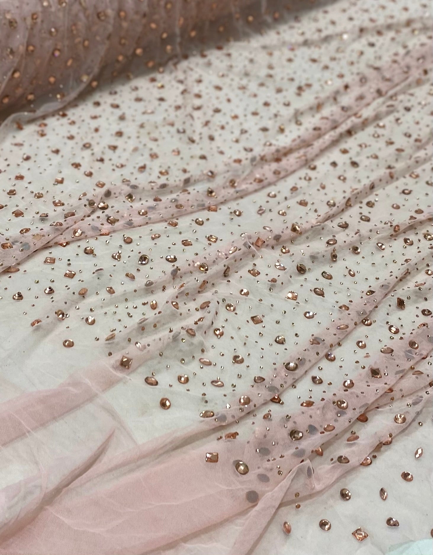 Tul Mesh Rígido Con Pedrería "Daila" – Sanditex