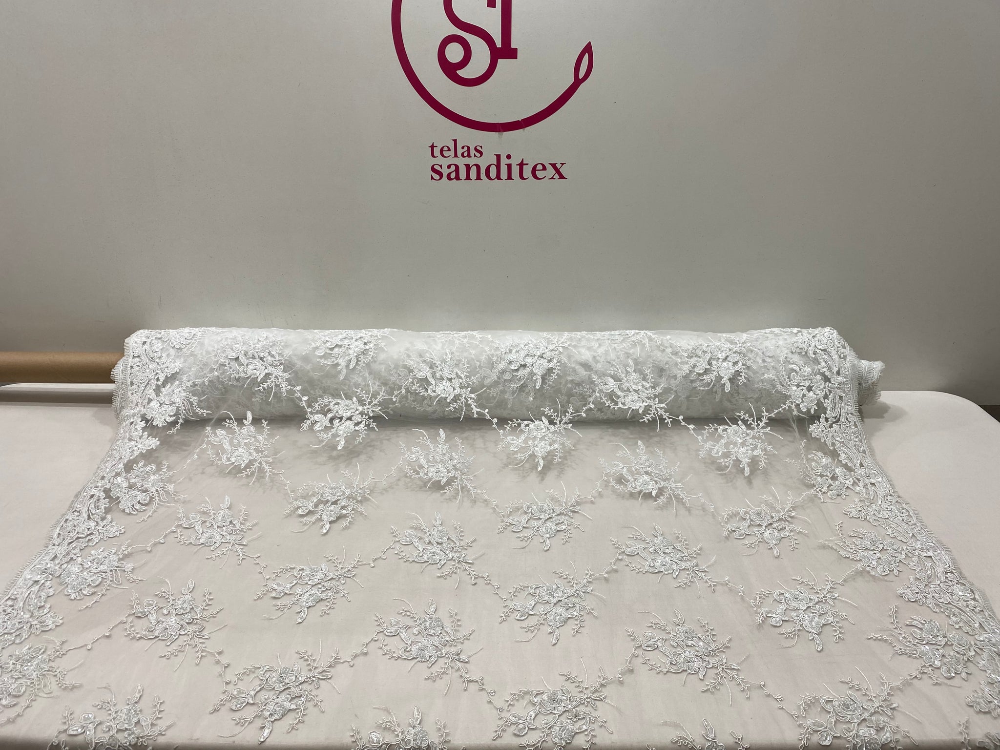 Tul Bordado Con Pedreria "Petra" – Sanditex